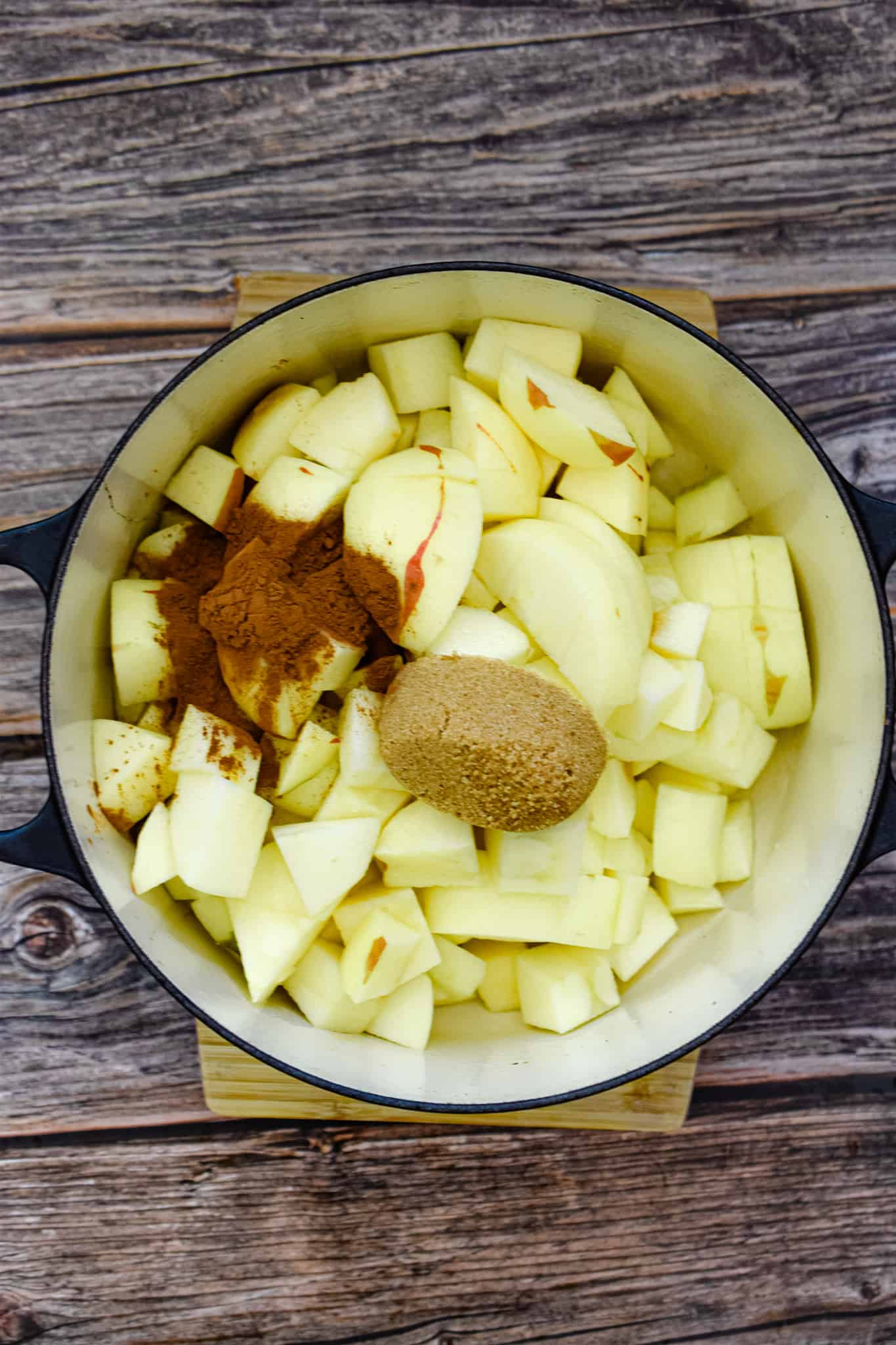 The Easiest Homemade Chunky Applesauce - Lynn's Way of Life