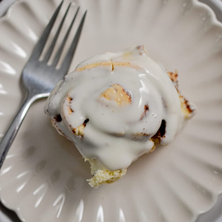 Cinnamon Rolls with Self Rising Flour (No Yeast Needed!) - Lynn's Way ...